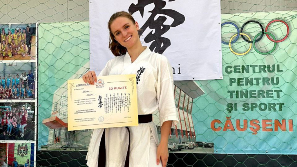 (foto) Povestea Adelinei Slănină, sportiva care face karate de la șase ...